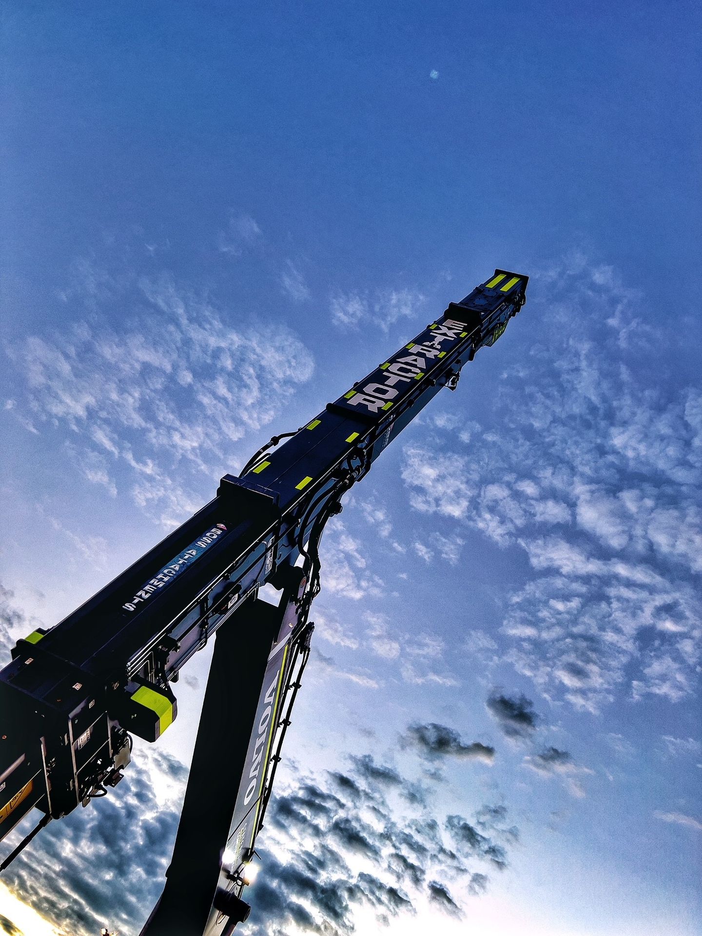 Telescopic Clamshell Excavator Attachments - Boss Attachments